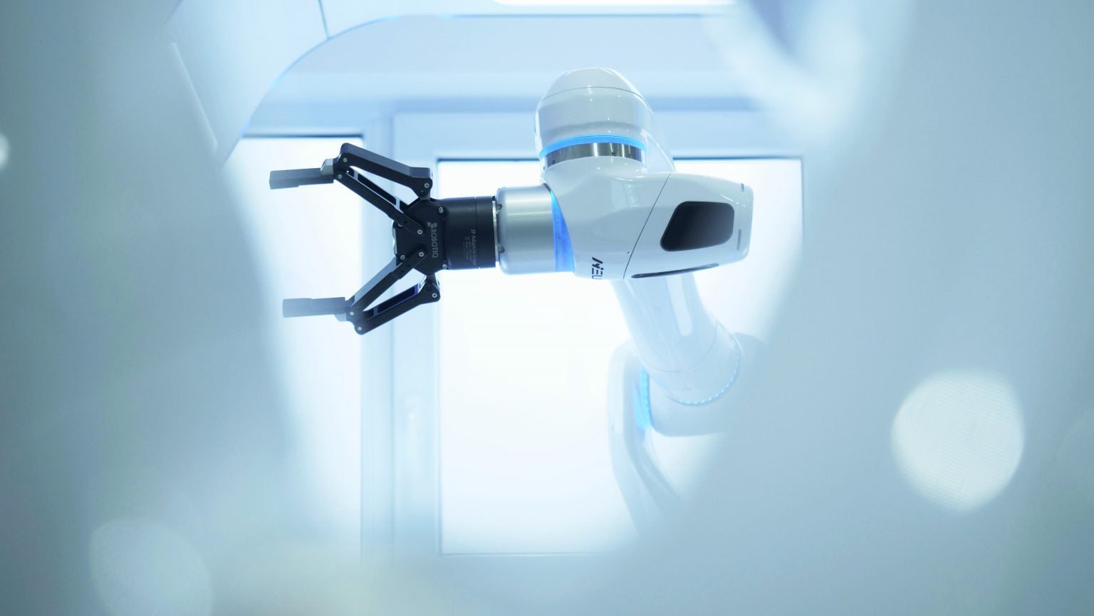 MAiRA - The first cognitive robot. - NEURA Robotics